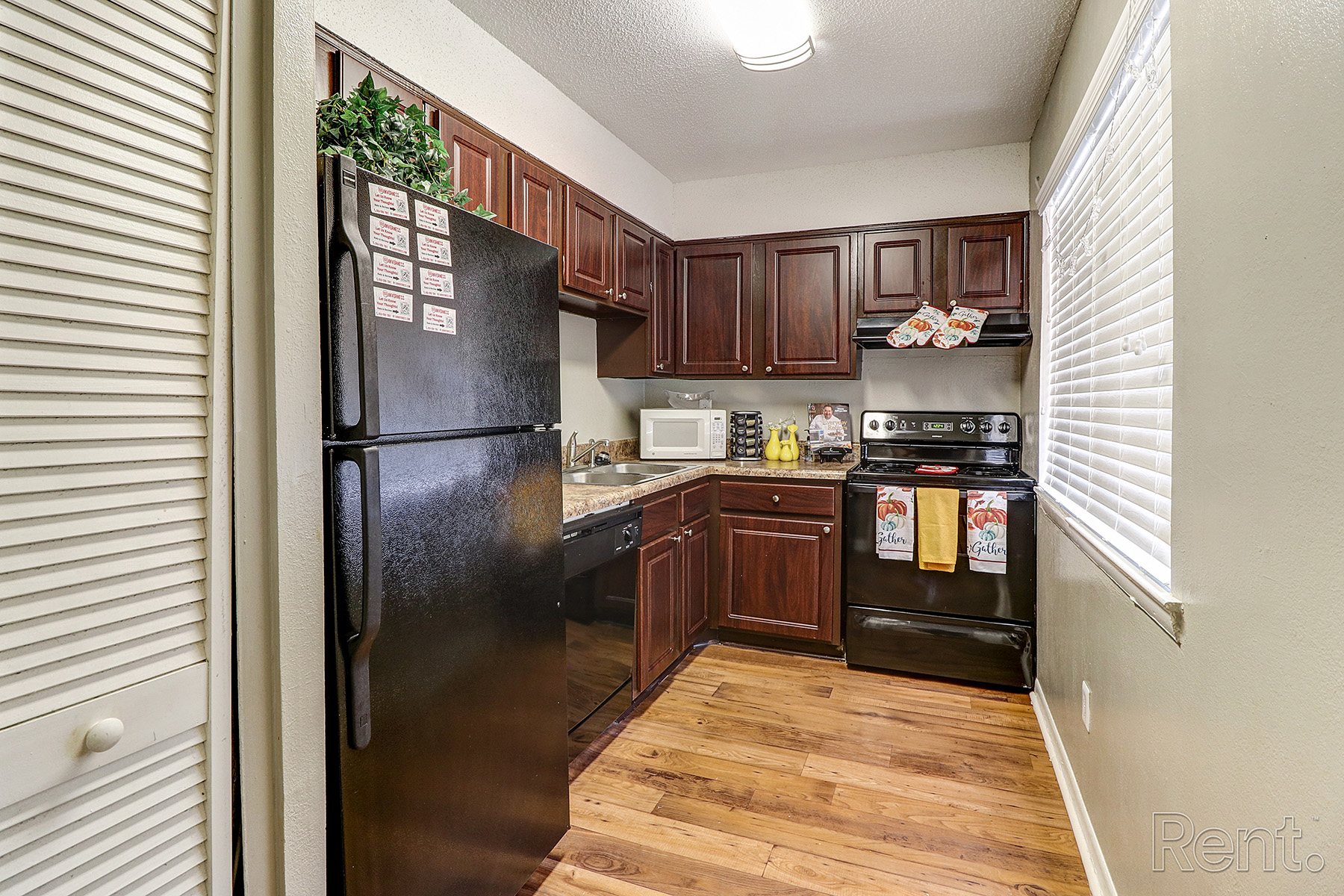 Gallery - 100 Inverness